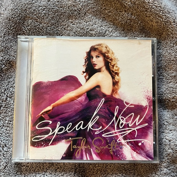 Taylor Swift | Media | Taylor Swift Speak Now Cd Album Original Version ...